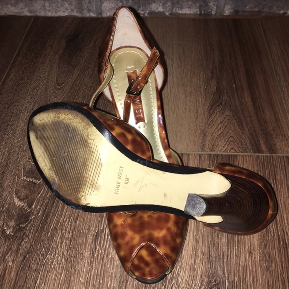 Nine West | Shoes | Nine West Roise Tortoise Shell T Strap Heels Sz 6 ...